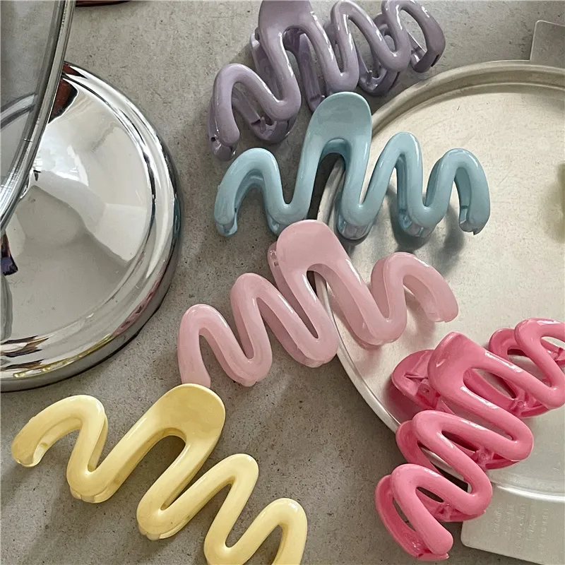 Wholesale Women's Sweet Korean Style Waves Lines Plastic Hair Claws ...