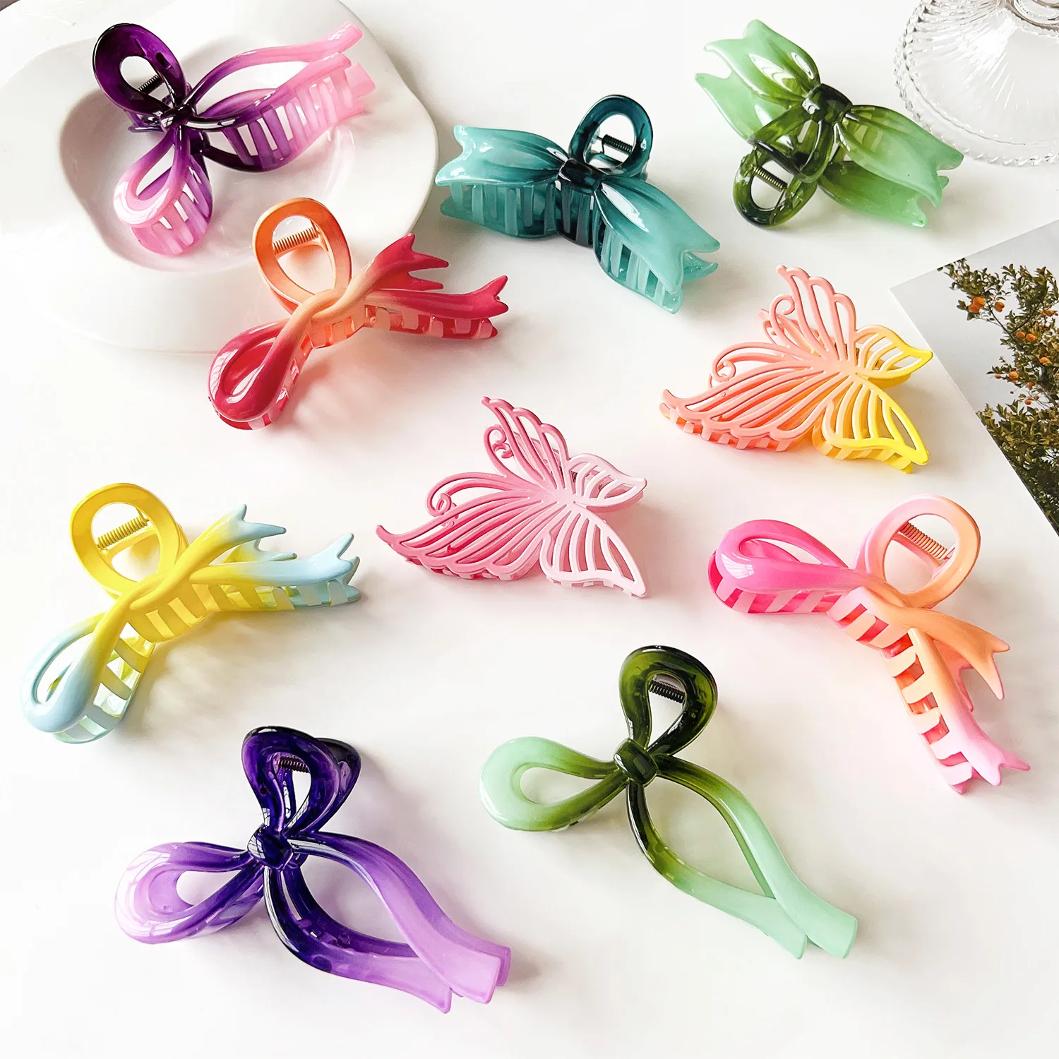 Wholesale Women's Simple Style Commute Gradient Color Plastic Hair ...