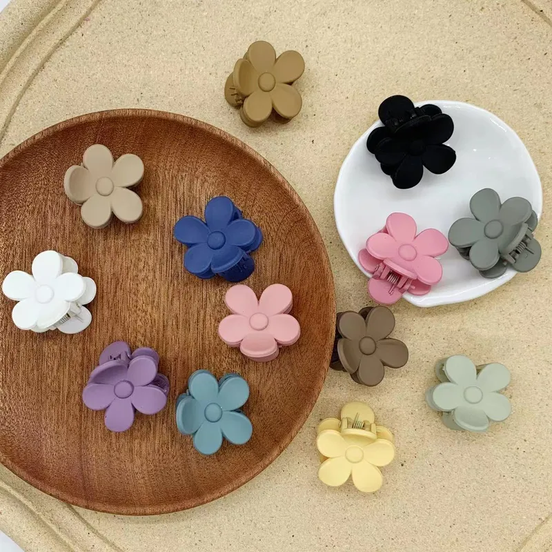 Wholesale simple style flower plastic hair claws 1 piece ...